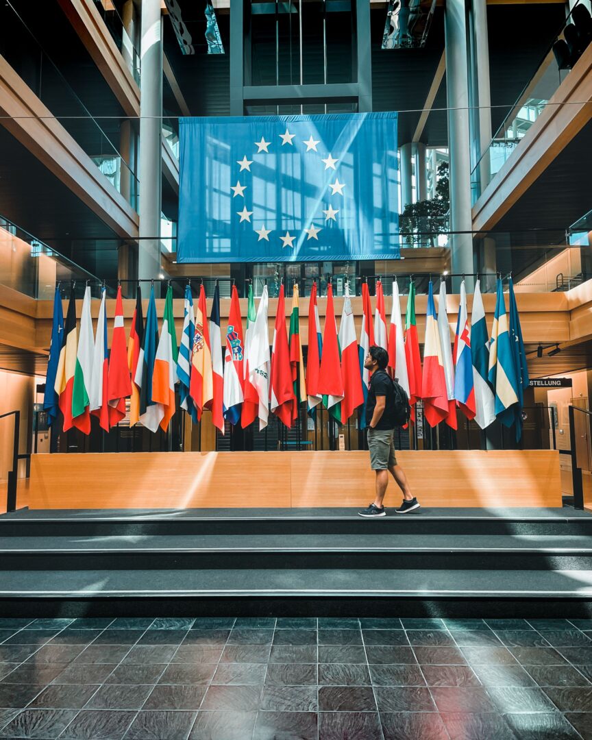 EU Calls on Schengen Countries to End Border Checks and Restore Free